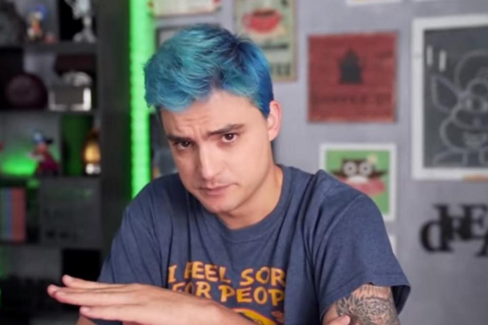 Felipe Neto defende Superman bissexual nas redes sociais